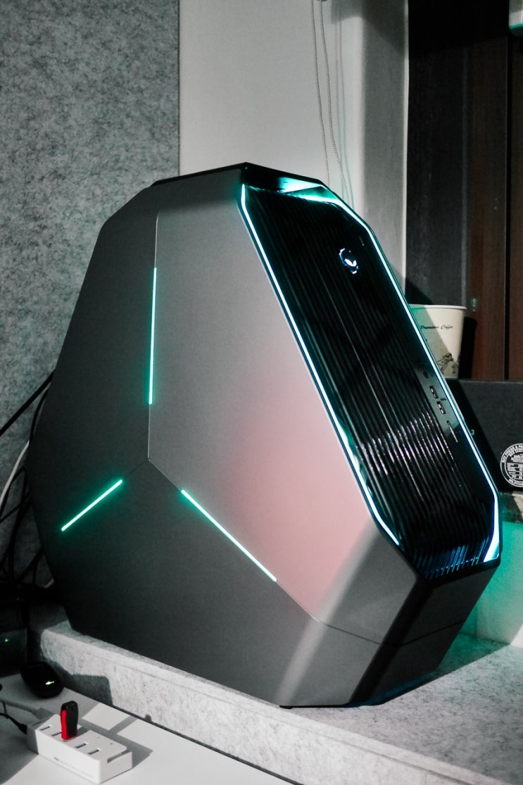 국내 최초리뷰 - 델 에일리언웨어 Dell Alienware Area-51 R2 : 네이버 블로그