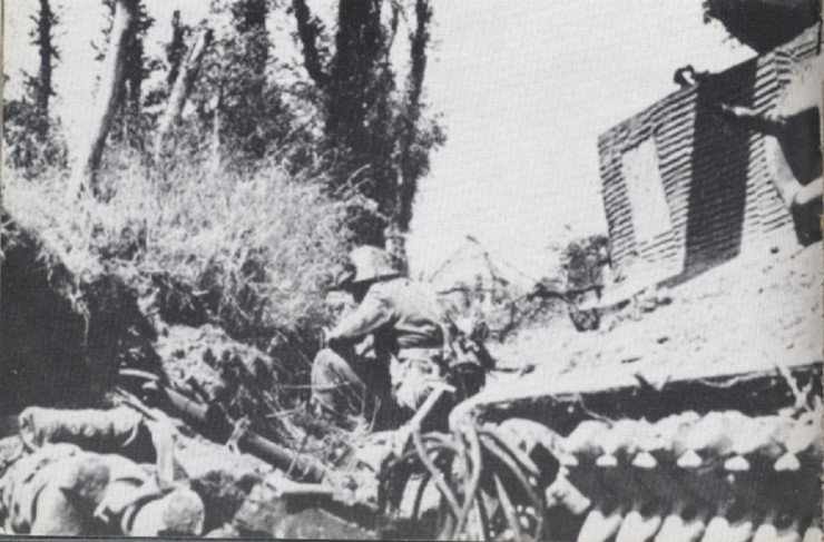 영국군이 노르망디 전선에서 노획한 독일군 334번 타이거-1 전차[British Army Captured Normandy ...