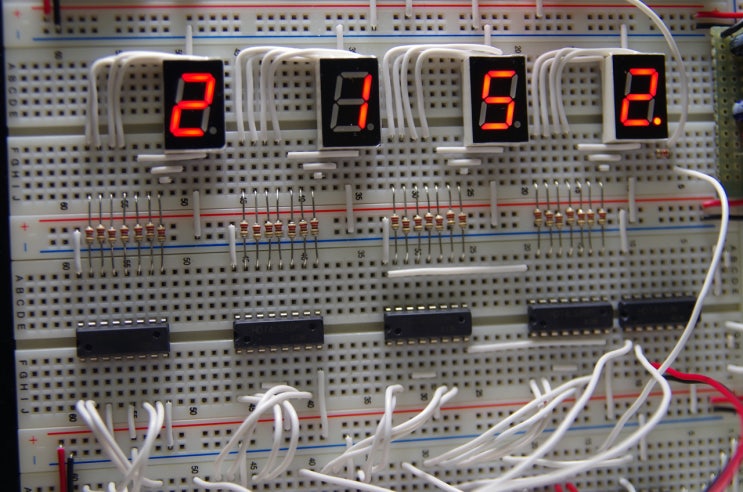 NE555, 74LS90(7490), 74LS48(7448), 74HC08(7408), FND500를 이용한 디지털 시계 회로 ...