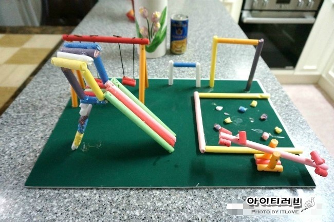 수수깡으로 미끄럼틀 그네 시소 철봉 만들기수수깡으로 놀이터 만들기초등학생 만들기 작품 초등학생 미술작품 네이버 블로그