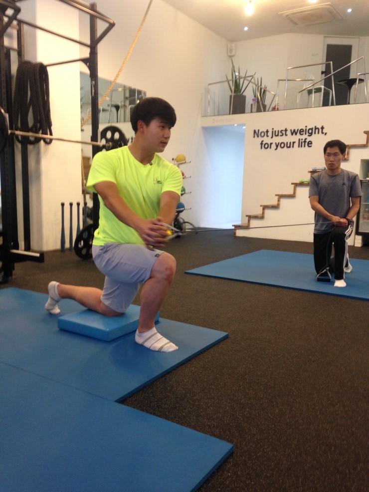 [광교피티 수지피티 슬림앤스트롱] 골프를 위한 완벽한 코어 운동 - Half kneeling Trunk rotation ...