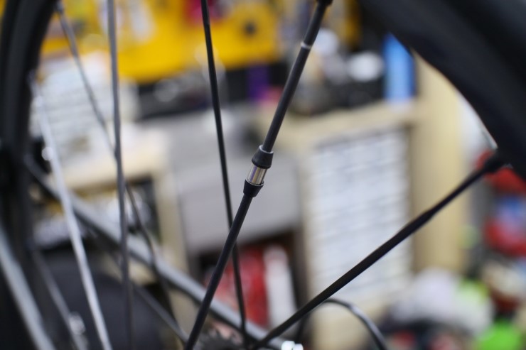 마빅 라운드형 카본 스포크 전용 자석(Mavic Tracomp Spoke Magnet) 장착시 유의 사항 : 네이버 블로그