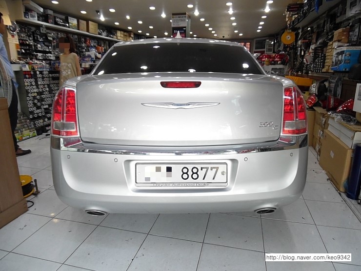 크라이슬러 올뉴 300c 벤틀리 스타일 벌집그릴 교환작업 실내등 트렁크등 번호등 화이트 Led 작업 네이버 블로그