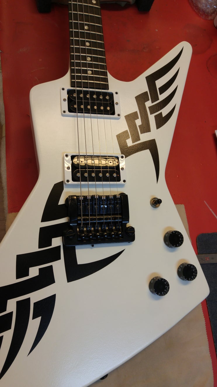 뮤직포스 하이엔드 리페어 - Gibson explorer EMG 픽업교체 : 네이버 블로그