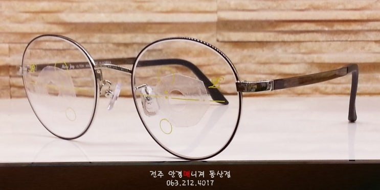 전주 외사위 프리즘 처방 눈 피로방지 기능성 안경 렌즈 칠판 글씨가 흐리게 보여 방문한 안과에서 안경 착용 안해도 된다는