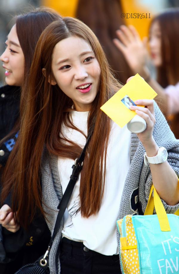 러블리즈 '아츄 (Ah-Choo)' 뮤직뱅크 출근길 : 네이버 블로그