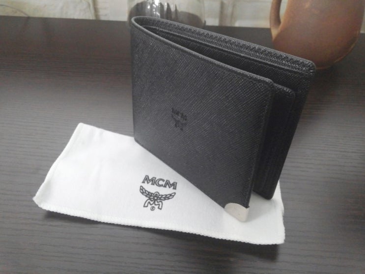 남자 MCM 지갑 군더더기 없이 깔끔하다. 어반 스타일러. : 네이버 블로그