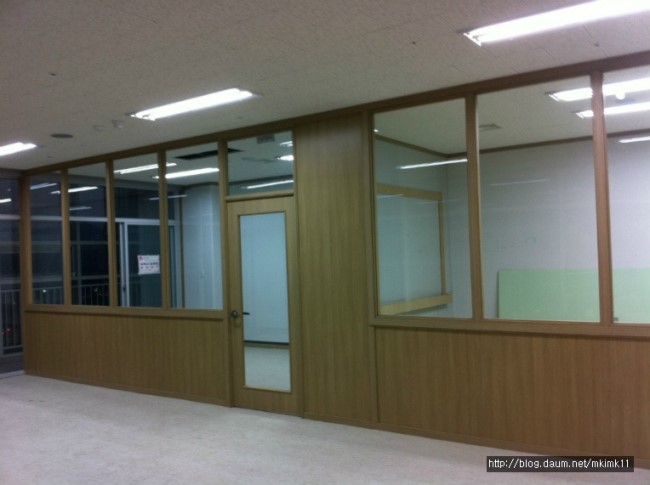 학원격자유리칸막이가격학원경량석고칸막이공사학원통유리썬팅칸막이공사사무실통유리칸막이견적사무실경량유리칸막이공사피아노학원