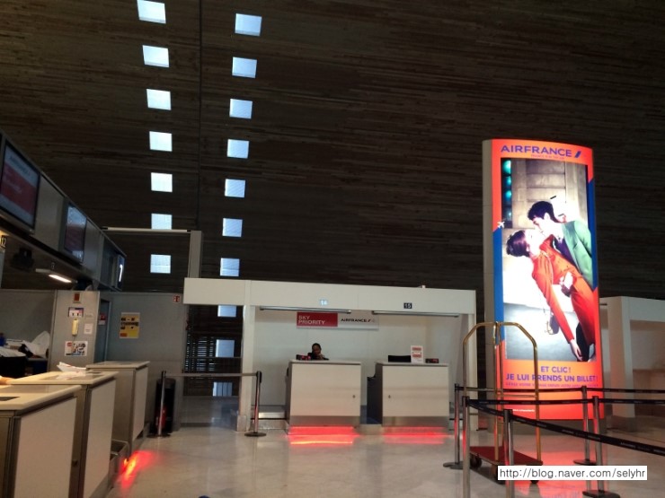 파리 샤를 드골 공항을 떠나 KE902로 한국으로. : 네이버 블로그