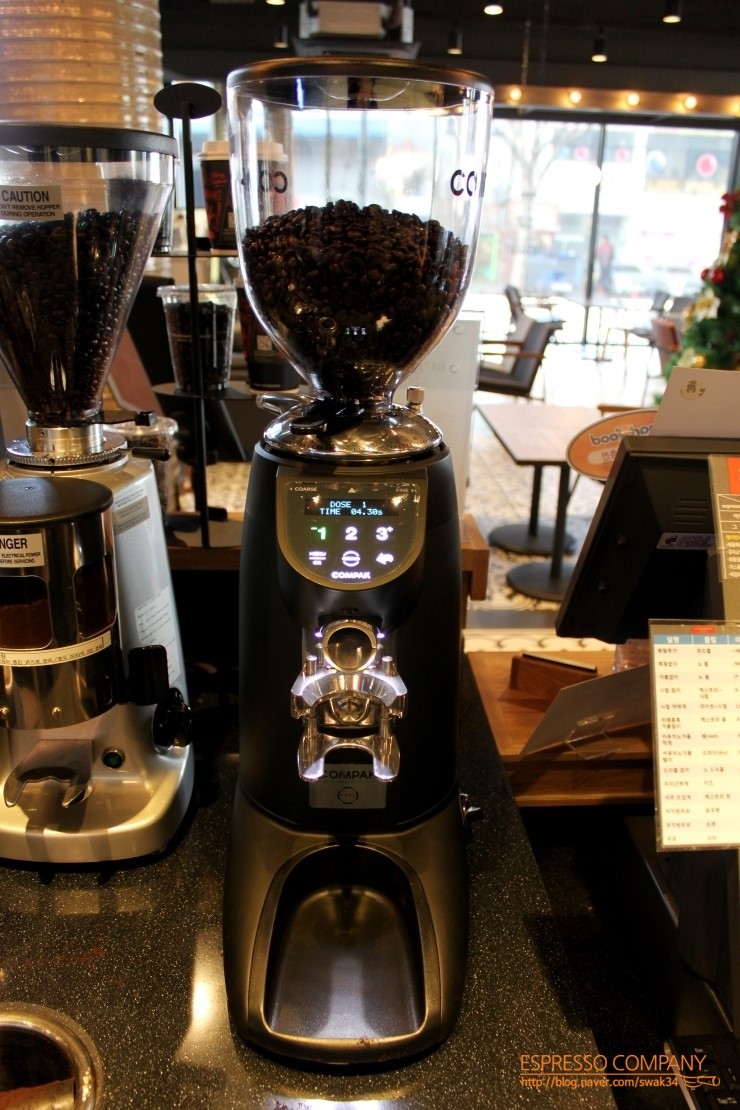 대전 투썸플레이스 카페 / 컴팍 그라인더 자동 /COMPAK ESSENTIAL E10 CONIC : 네이버 블로그