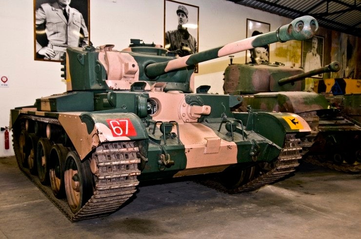 영국군 코멧 전차 전면의 두터운 해치 장갑- British Army Comet Tank front thick armour ...