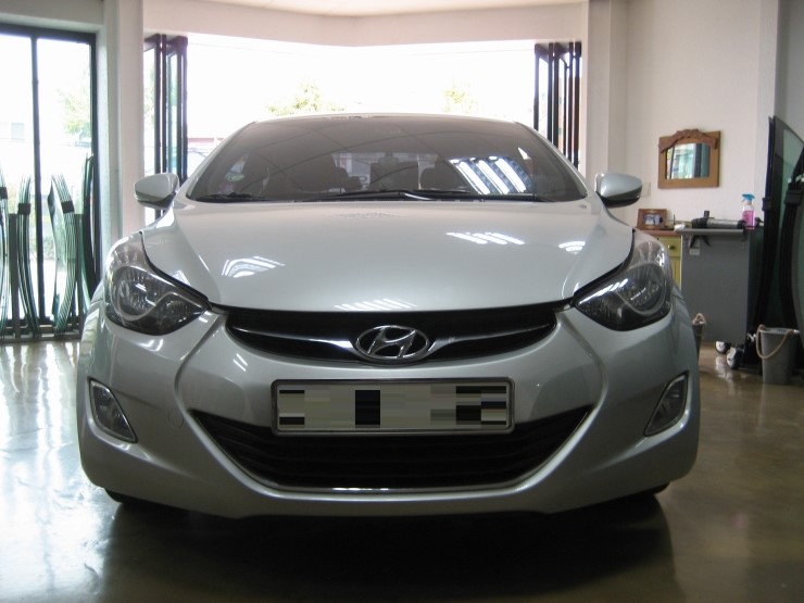 현대자동차 아반떼md 차량 전면 앞유리칼라 습기교체 복원수리 및 3m 열차단 썬팅 35시공마산차유리 창원차유리 진해차유리 스피드자동차유리 썬팅국내 수입 전차종