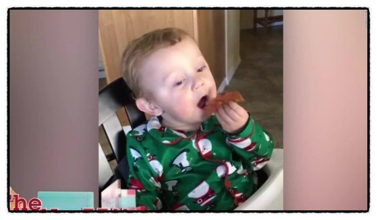 Watch This Kid Eat Bacon for the First Time! : 네이버 블로그