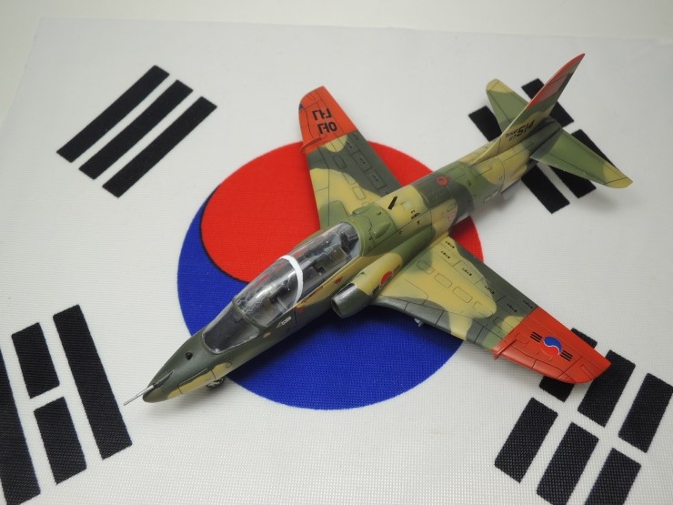 1/72 한국공군 고등훈련기 T-59 HAWK(에어픽스킷 개조) : 네이버 블로그