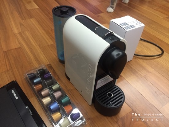 네스프레소 유밀크 C55/커피머신/nespresso umilk c55/에어로치노/우유거품기/스코티쉬스트레이트/반려묘/고양이 ...