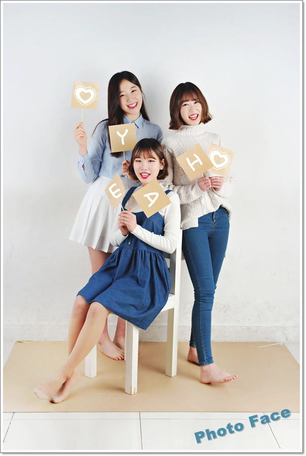 신촌연세로 단체우정이미지사진 잘찍는곳포토페이스 신촌이대홍대학생증사진주민증사진여권사진커플사진취업사진이력서사진