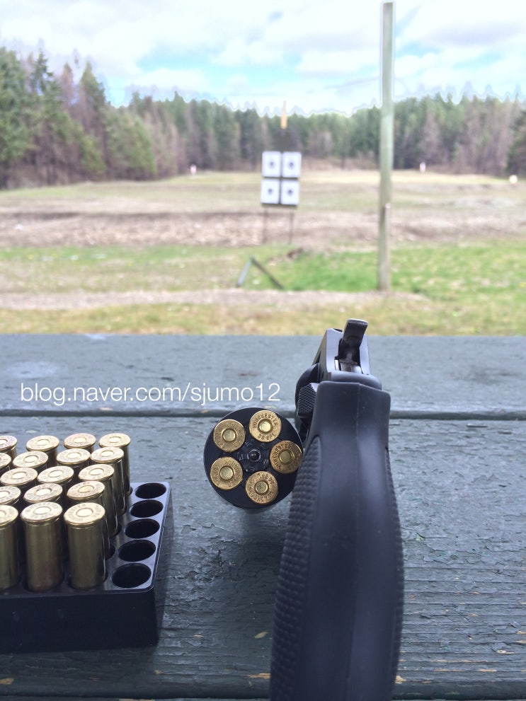 Smith&Wesson 스미스 웨슨 M360J 38구경 리볼버 권총 15미터 사격 : 네이버 블로그
