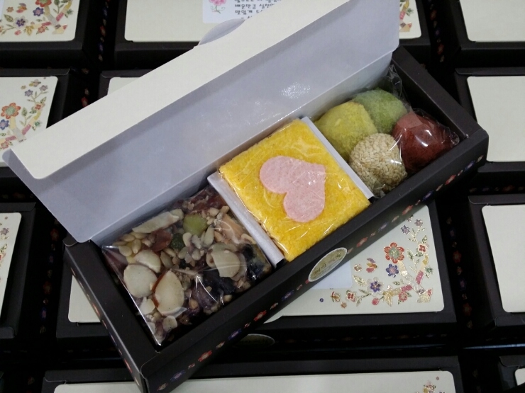 대구♡♡초등학교로 간 신규교사답례떡 대구떡집 대구답례떡 신규교사답례떡 결혼답례떡 조문답례떡 생신답례떡 대구맛있는떡집 수성구떡집