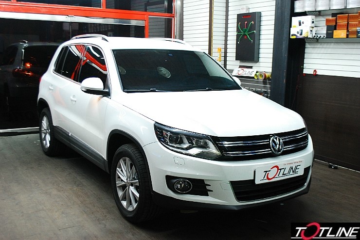 *폭스바겐 티구안 itb-2000hd plus 2채널블랙박스+콰트로파워팩(퀀텀프로)보조베터리+kr3 스마트팝 네비게이션매립+소니ccd ll후방카메라+순정형하이패스설치 ...