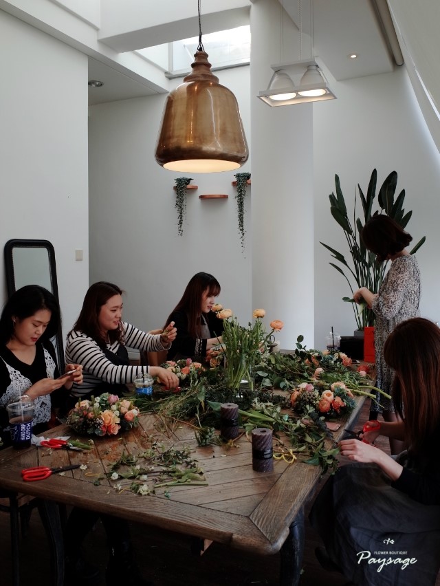 초급반리스 도산공원플라워스쿨강남플로리스트학원청담플라워스쿨청담플로리스트학원분당플로리스트학원정자플로리스트학원강남플라워