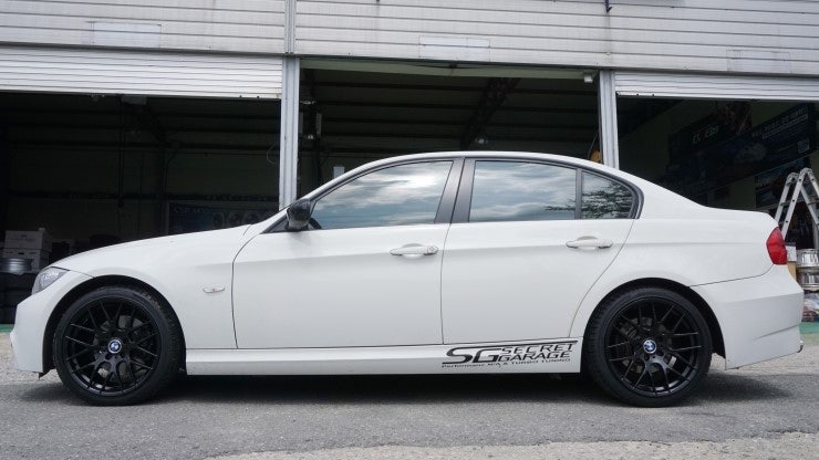 BMW 320d(E90)에 미국AG사의 M359 18인치 블랙+한국V12 에보2 타이어 장착[휠09천안:BMW320D휠,E90휠 ...