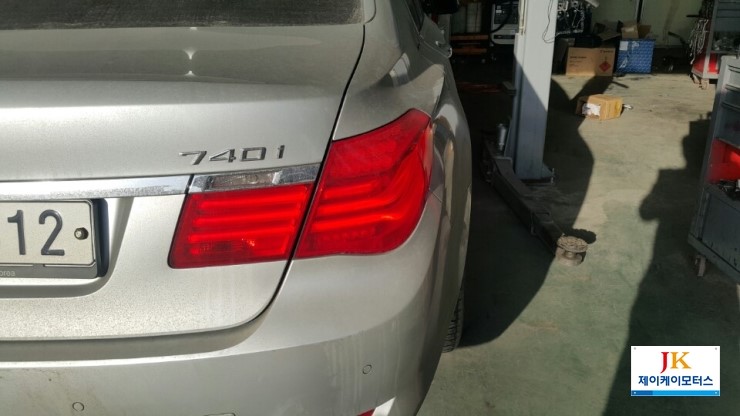청주 수입차정비수리전문점 Jk모터스 Bmw F02 740li 엔진오일누유정비수리 브레이크패드마모경고등점등 엔진오일세트
