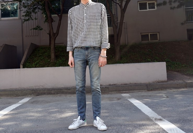 데일리룩 765 남자 패션 블로그 에이들 체크 헨리넥 셔츠 코디 아디다스 스탠스미스~ 네이버 블로그