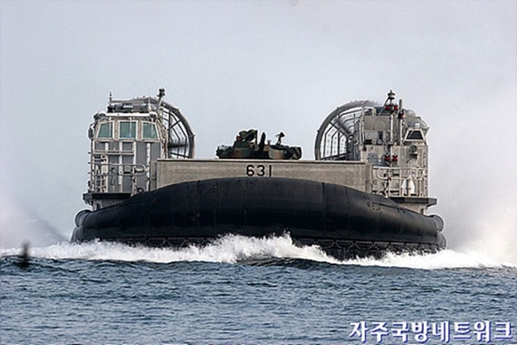 한국 해군 공기부양정 LSF-2 출처 자주국방/KDN : 네이버 블로그