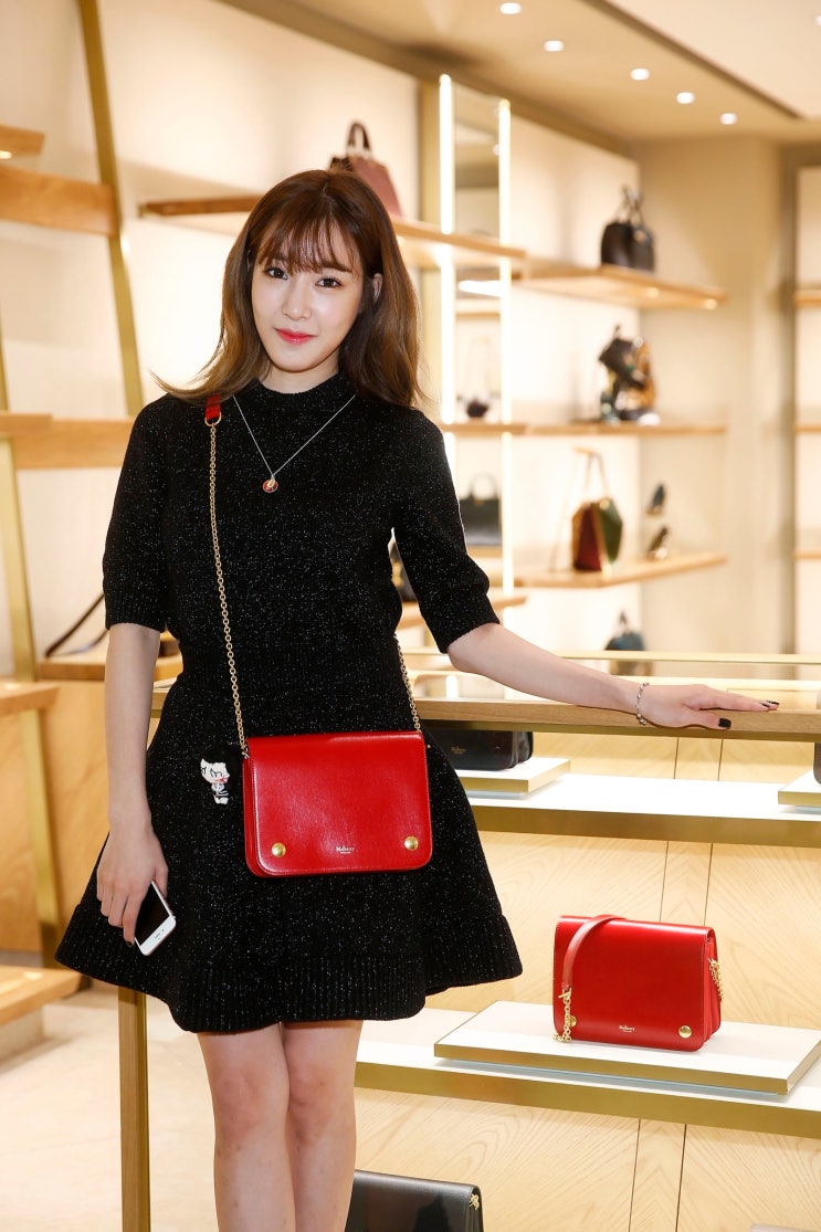 멀버리 현대본점 매장 행사에 티파니와 아이린이 참석했어요 : 네이버 블로그