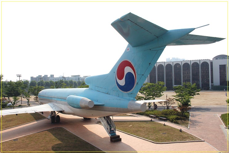 인하공전에 전시중인 비행기 - 대한항공 727-200, HL7350 : 네이버 블로그