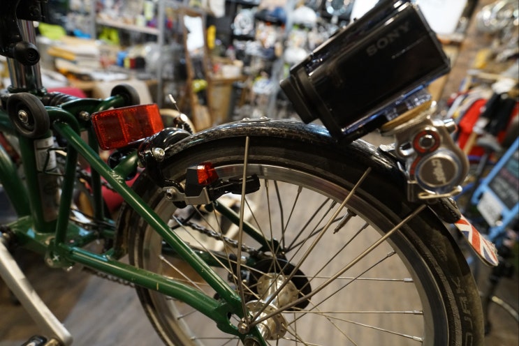 브롬톤 후미등 XBAT을 소개합니다. : 네이버 블로그