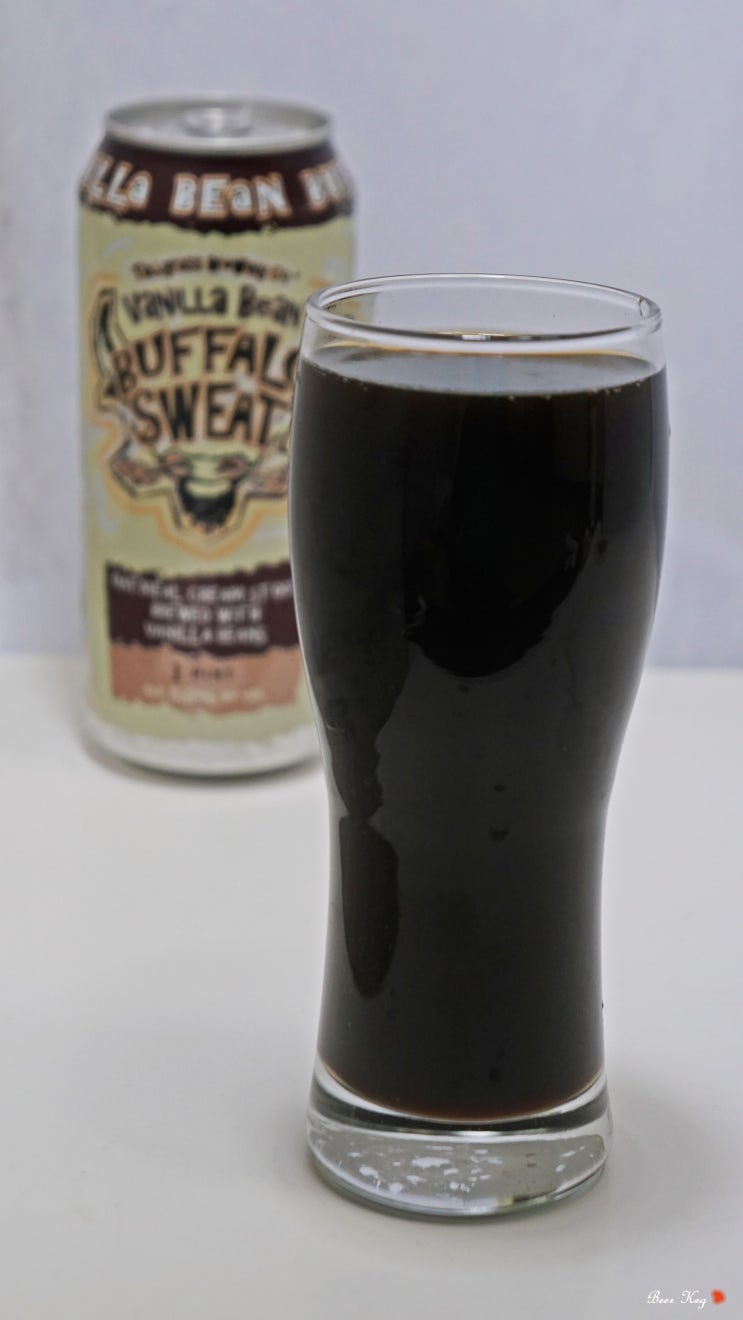 바닐라 라떼(Vanilla Latte)를 연상시키는 바닐라 빈 버팔로 스웨트(Vanilla Bean Buffalo Sweat ...