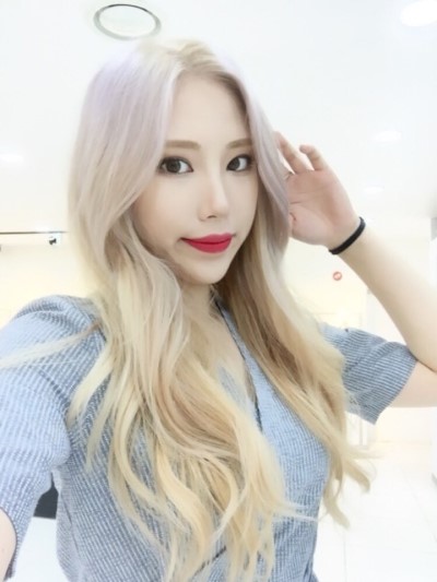 ★백금발염색 애쉬블론드염색 차이 Hair Makeover 금발탈색 은발 외국인머리색 금발머리 소녀시대태연금발염색
