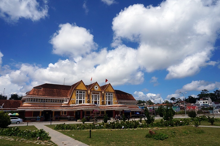 [동남아배낭여행/베트남]160714 D+59 달랏)com tam mei,salt coffee,달랏기차역,짜이맛역,린프억사원 ...