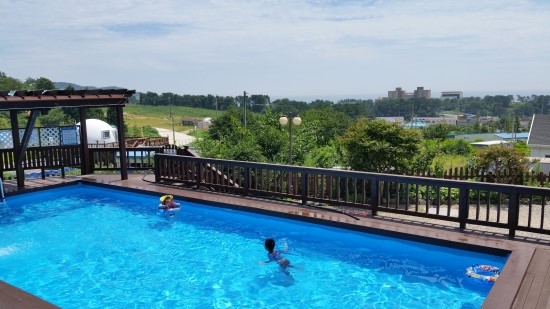 [울산 간절곶 휴펜션] 무더운 여름... 수영장 펜션.. 친구단체모임 : 네이버 블로그