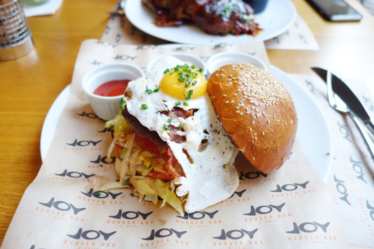 프라하 맛집 : 오베츠니둠 근처 조이버거(JOY BURGER BAR & GRILL) : 네이버 블로그