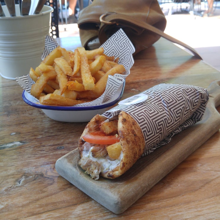 284일째: 근육돼지의 복근, 고스트버스터즈 영화보기, zeus street greek, denim co, 사우스 뱅크 산책 ...