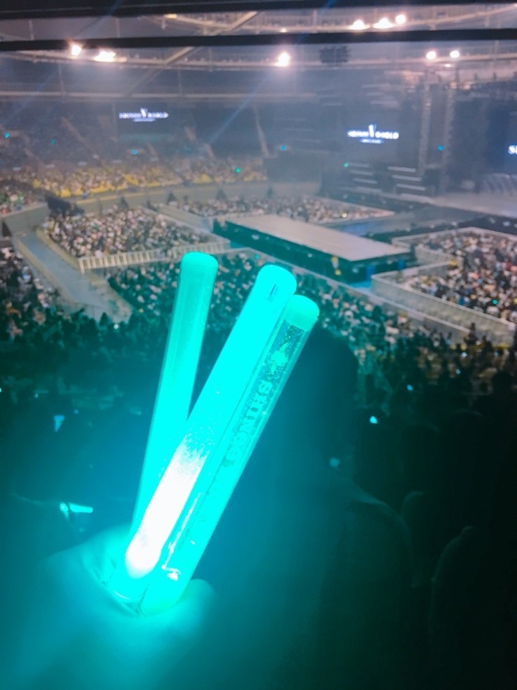 SHINee CONCERT “SHINee WORLD V” , 선녀와나무콘 첫날! 금요일!! : 네이버 블로그