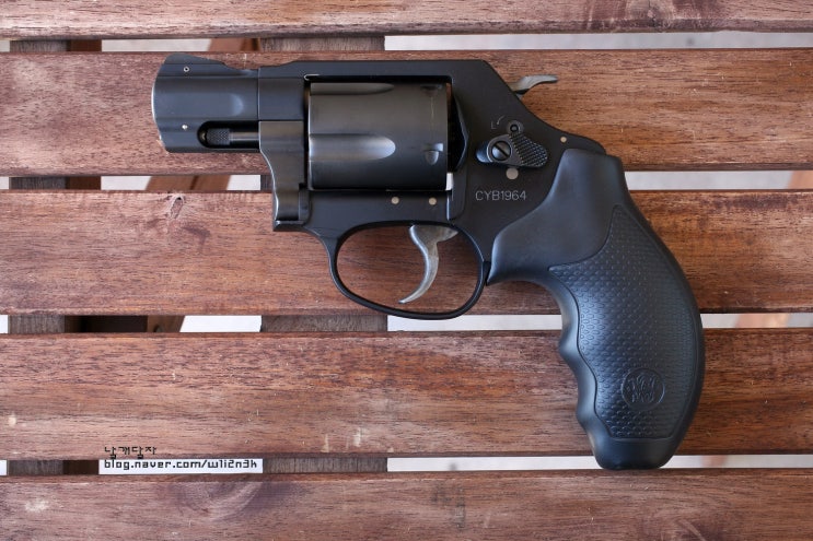 스미스 웨슨 Smith & Wesson M360J Airweight .38 Special +P 리볼버 권총 동영상 리뷰 ...