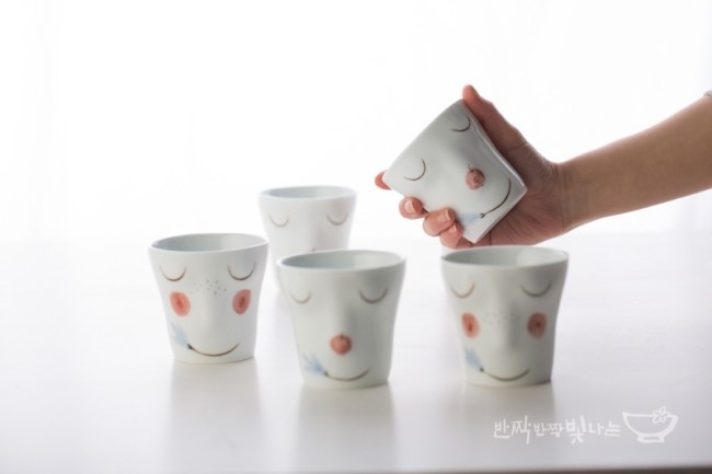 반짝반짝빛나는 핸드메이드도자기머그컵 센스있는 집들이선물추천 부끄러운머그컵세트 네이버 블로그