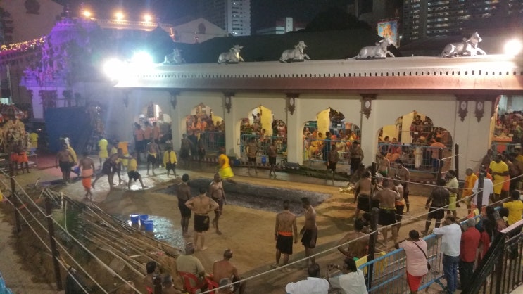 싱가포르 파헤치기!!-123 Theemithi(Thimithi 티미티, Firewalking), Diwali 디왈리 ...