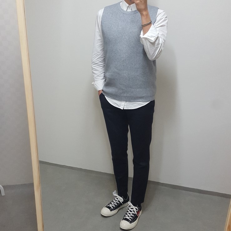 남자 니트조끼 코디화이트셔츠슬랙스꼼데가르송 척테일러 유뱅의 데일리룩 블로그 네이버 블로그