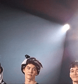 팬들 소리지르는 거 따라하는 준면이 : 네이버 블로그