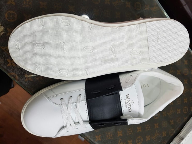 발렌티노 히든스니커즈도 밑창보강수선이가능해요♡ : 네이버 블로그