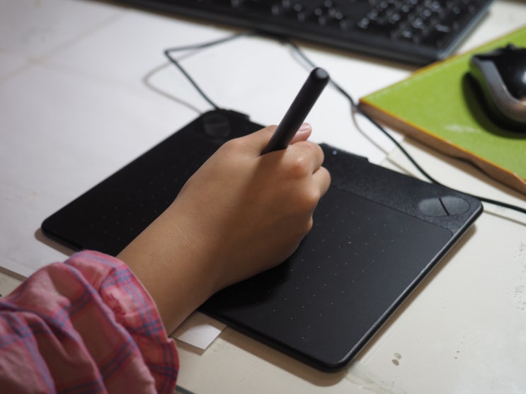 와콤 인튜어스 펜 & 터치 CTH-490 - 그림 그리기 좋아하는 딸을 위해 : 네이버 블로그