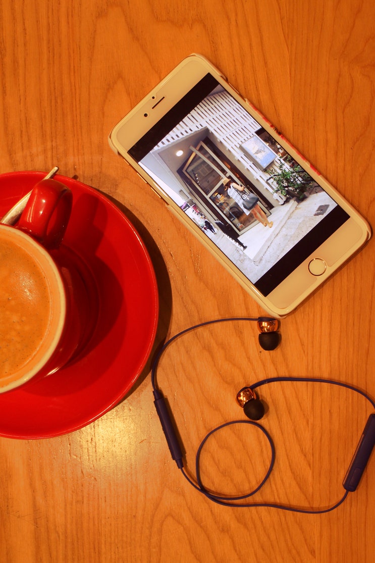 스웨덴 감성 수디오SUDIO 블루투스 이어폰 간지나는 디자인에 폭~ 빠지다 : 네이버 블로그