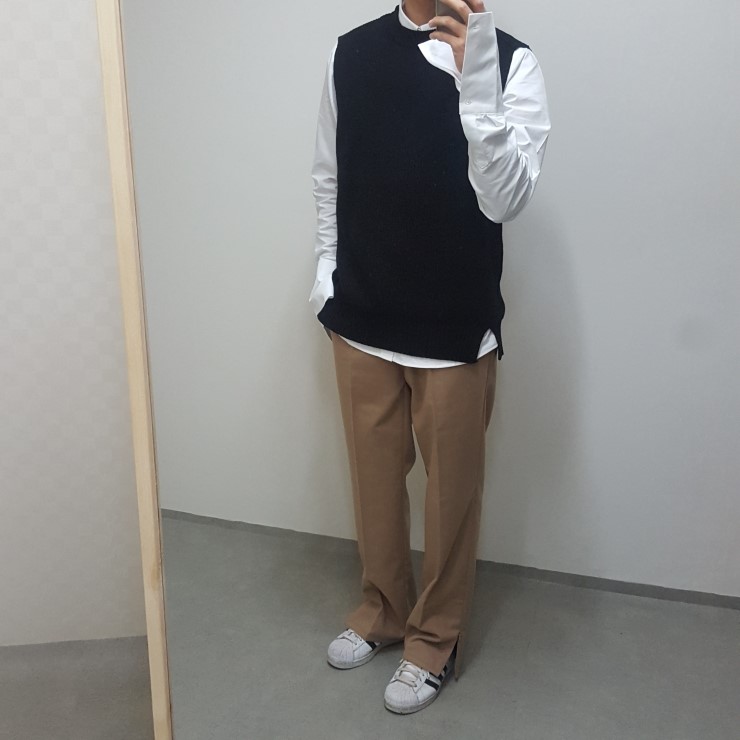 남자 롱와이드팬츠 코디오버핏 니트조끼커프스셔츠아디다스 슈퍼스타 파운데이션 유뱅의 데일리룩 블로그 네이버 블로그