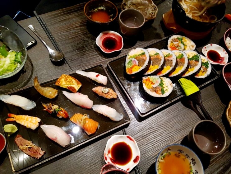 부산 서면 맛집 - 샤리 소용돌이김초밥 [ 전포동 카페거리 초밥 참치 연어 전문점 ] : 네이버 블로그