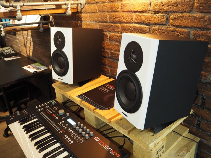 [모니터스피커] DYNAUDIO(다인오디오)-LYD 8 리뷰 : 네이버 블로그