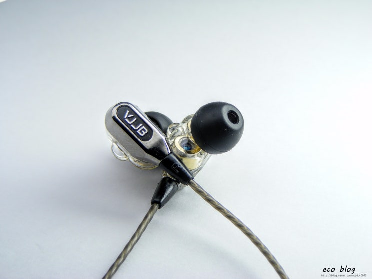 편안하고 풍성한 음색의 듀얼드라이버 이어폰 VJJB V1S : 네이버 블로그
